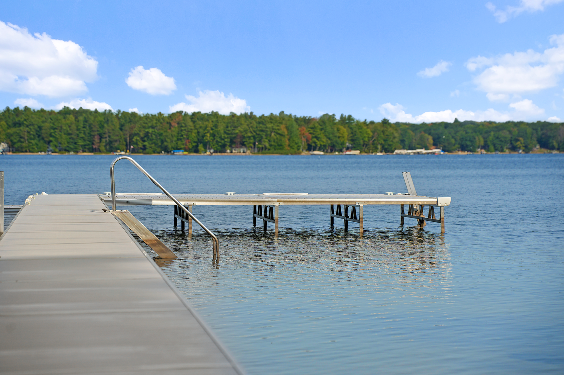 Solid Surface Decking | twinbaydockproducts